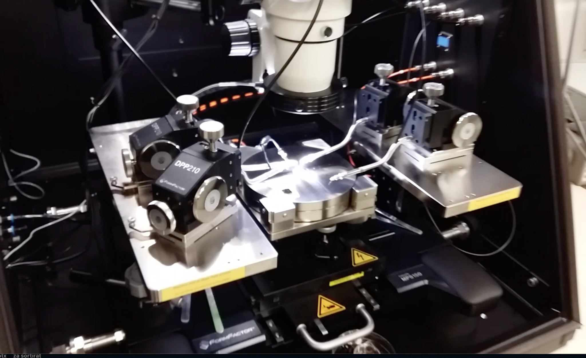 Probe station | Laboratory of Organic Matter Physics